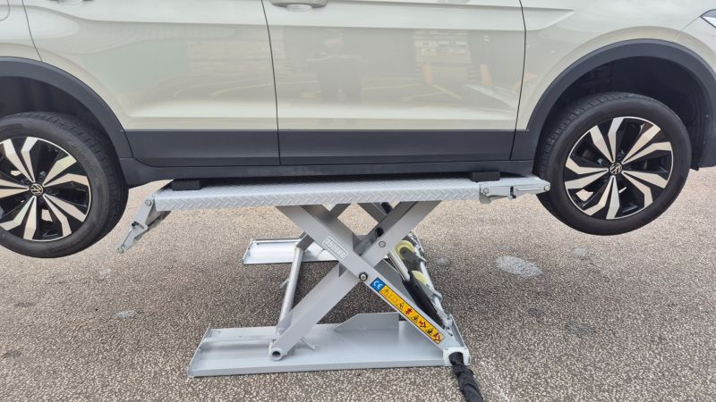 Low Height Mobile Car Scissor Lift | Single Phase Car Lift
